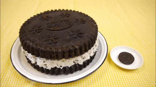 This Giant Oreo Cookie Cake Belongs In Our Tummy Right Now Yourtango